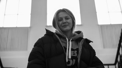 Інтерв'ю зі співачкою Kola, пісня "Біля серця?" – Суспільне Культура ...